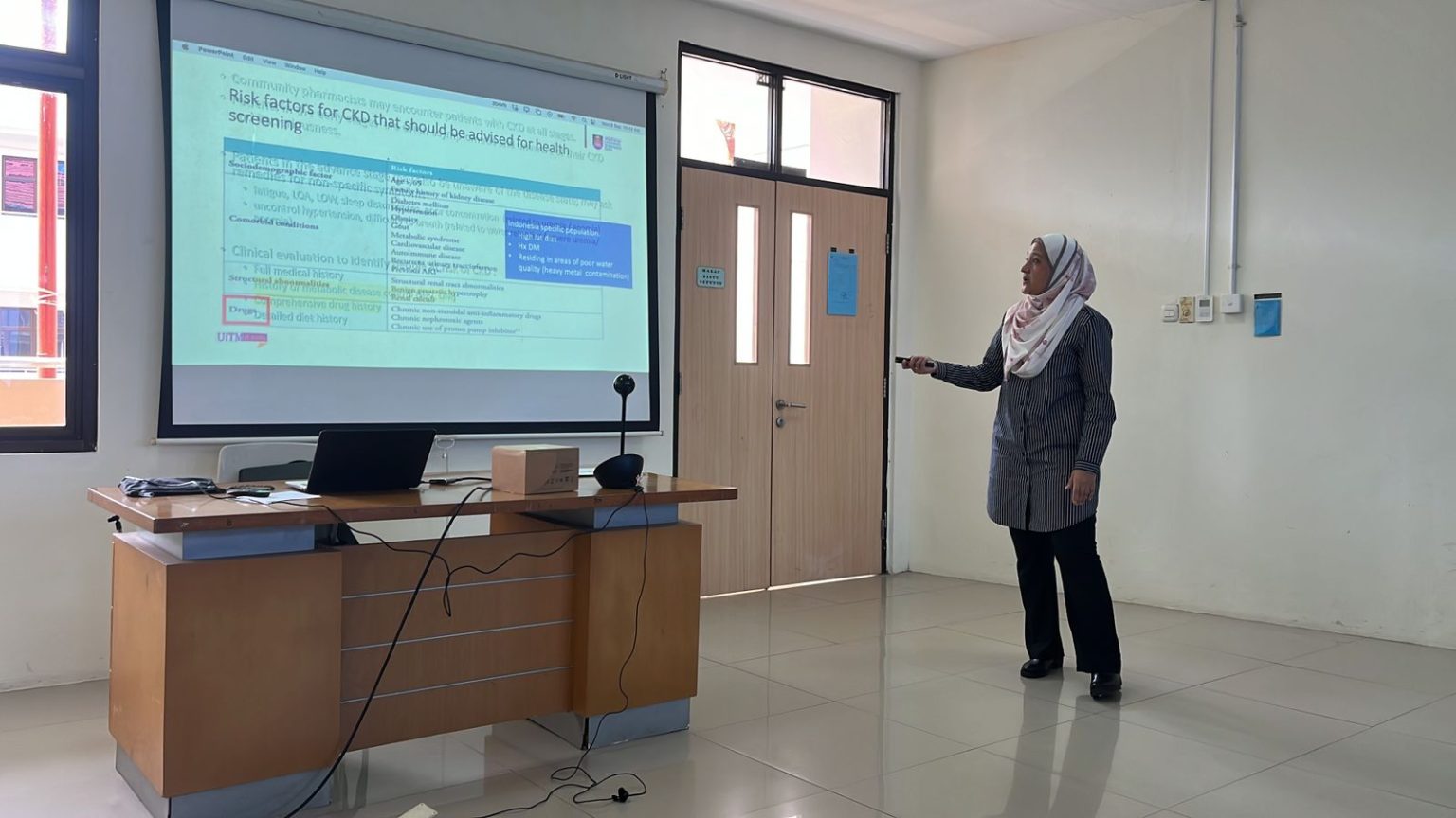 Dr. Norkasihan Ibrahim Sebagai Visiting Professor di Fakultas Farmasi ...